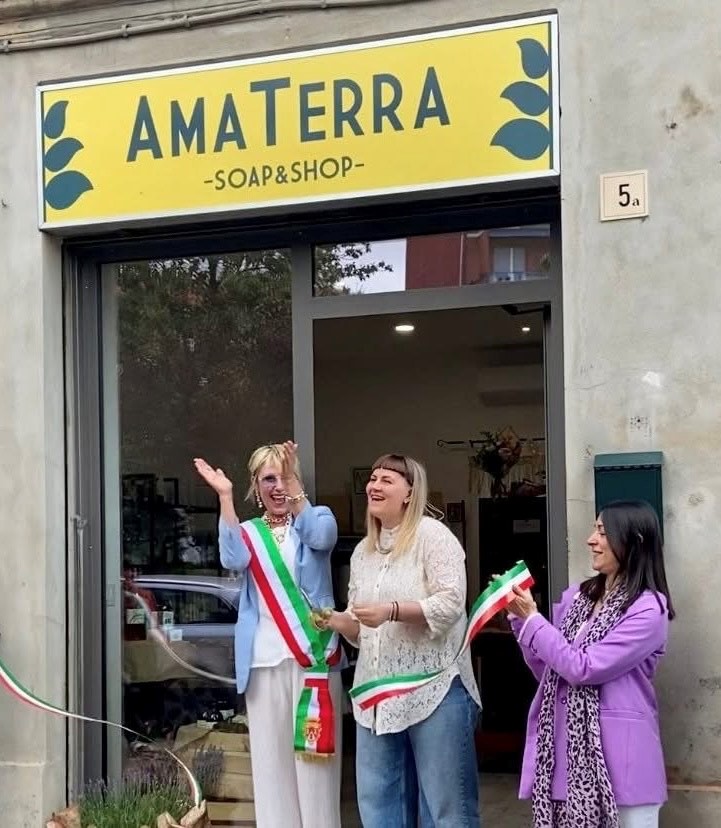 TAGLIO DEL NASTRO PER "AMATERRA SOAP & SHOP" - Ascom Vercelli
